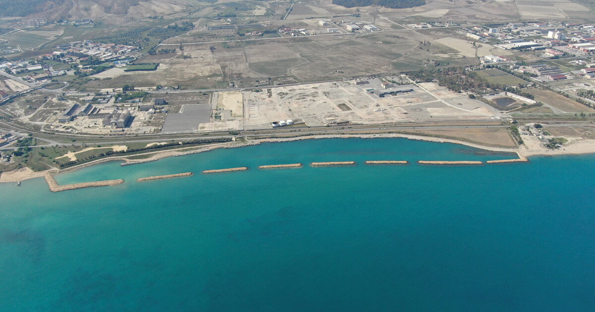 Remediation project in Crotone and Cassano-Cerchiara | Eni Rewind